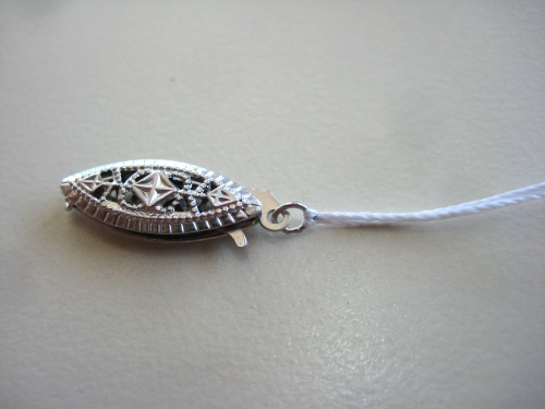 Learn how to knot pearls or restring pearls...yes, it's possible!